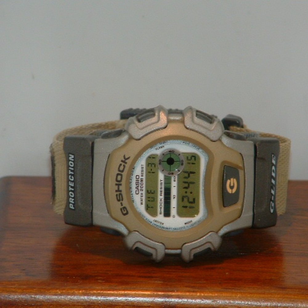 Men’s Gold Casio G-Shock Dw-004 Digital Watch - Gem